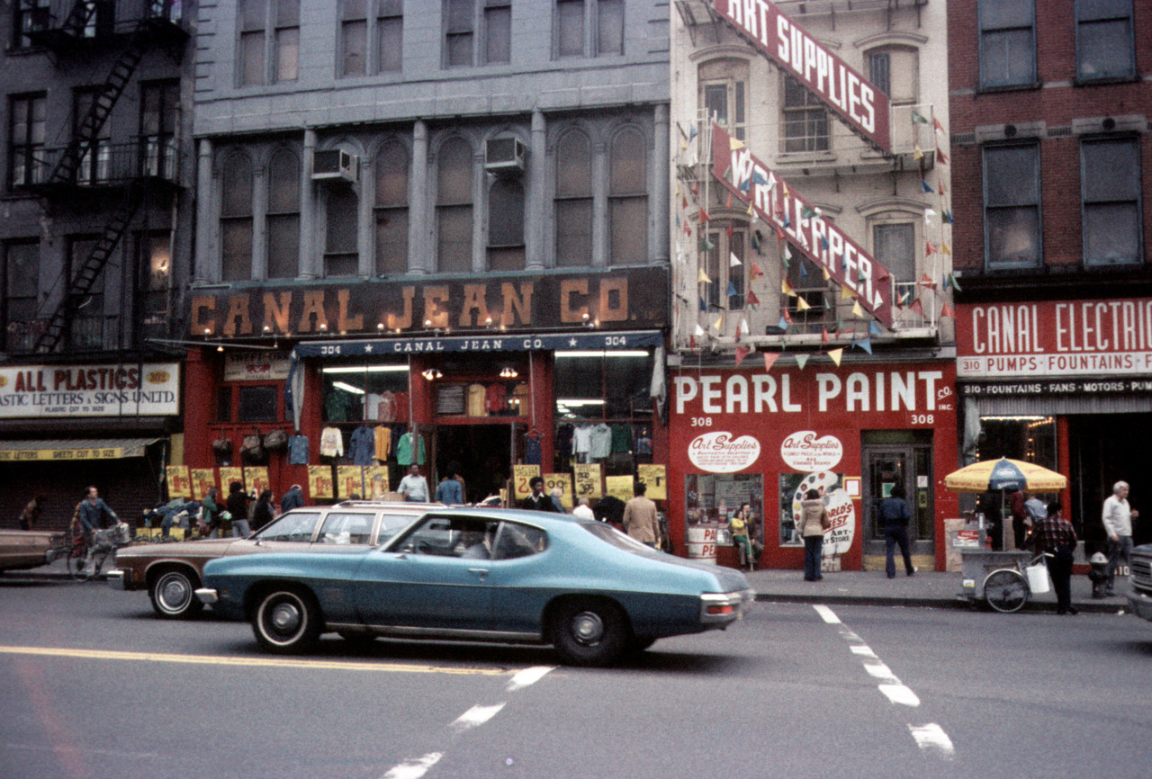 Pearl Paint: An Iconic Empire in the Art World Crumbles Under Money ...